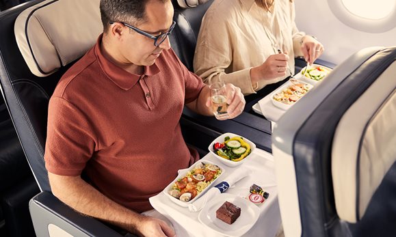 Club Class - On board comfort | Air Transat